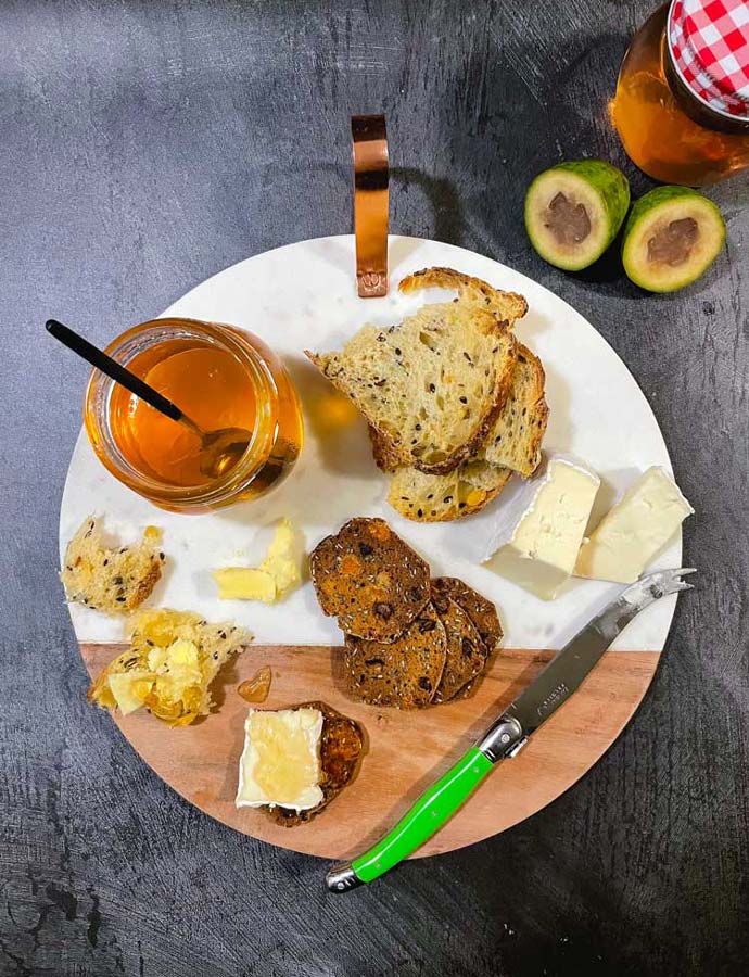 Feijoa and Kiwi Fruit Jelly - Food Daydreaming
