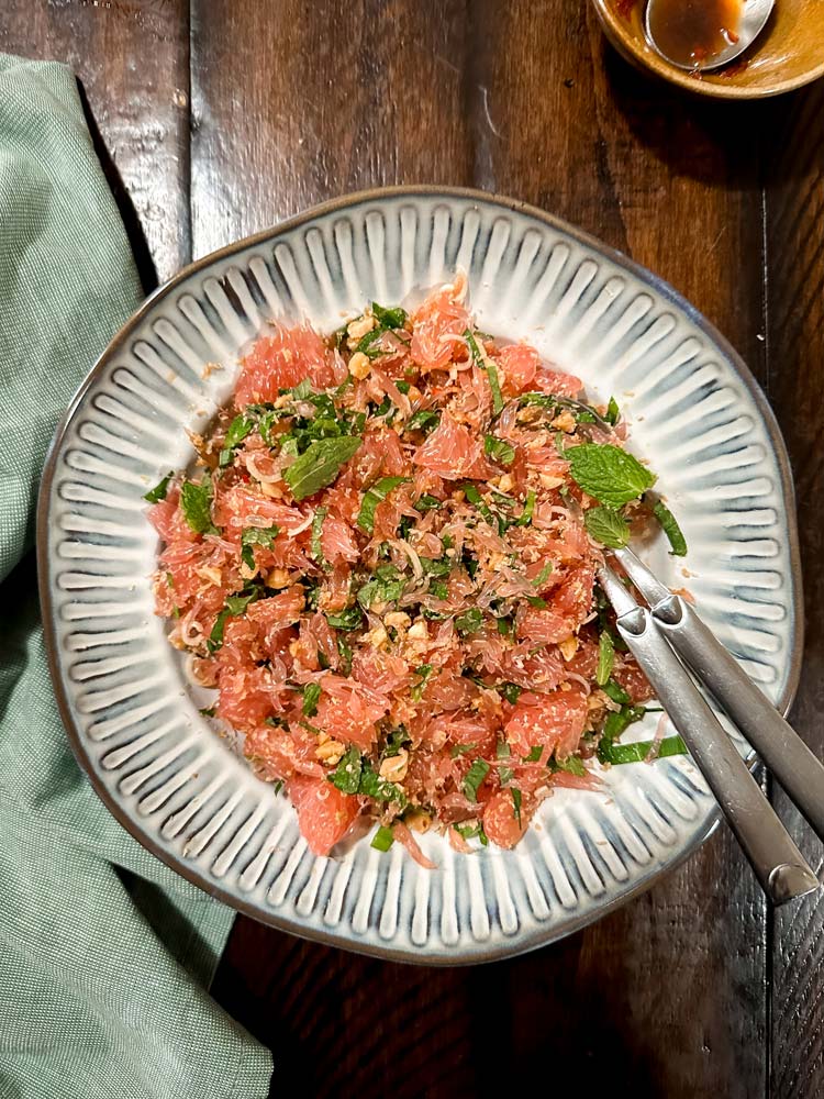 Thai Pomelo Salad - Food Daydreaming